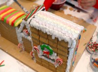 Building a Gingerbread House for Science of Gingerbread at Discovery ...