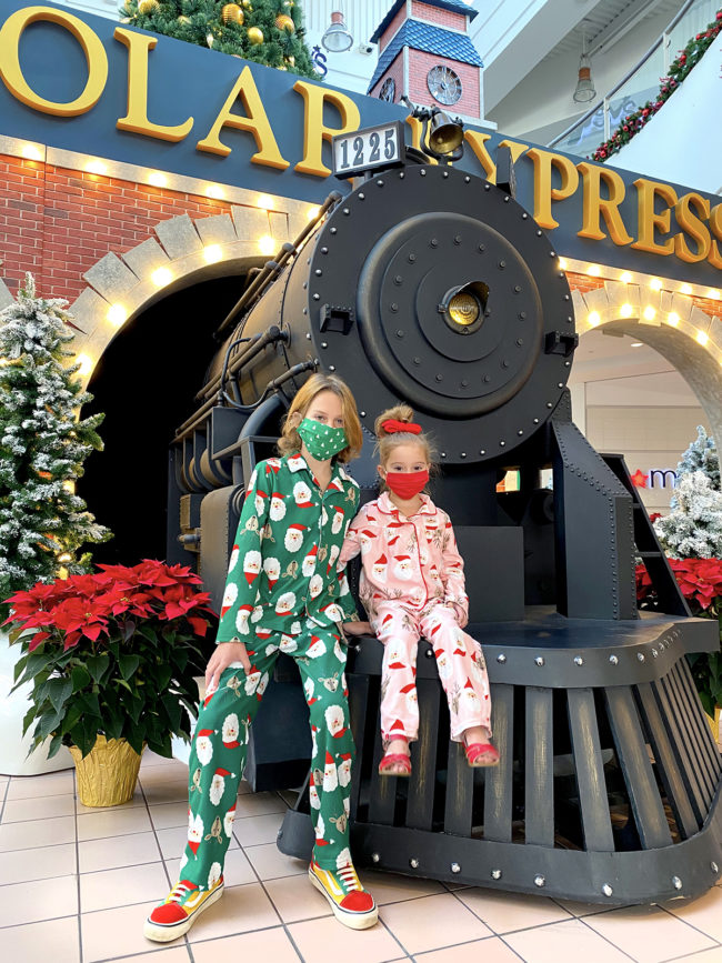 The Polar Express Santa Photos at MainPlace Mall - Popsicle Blog