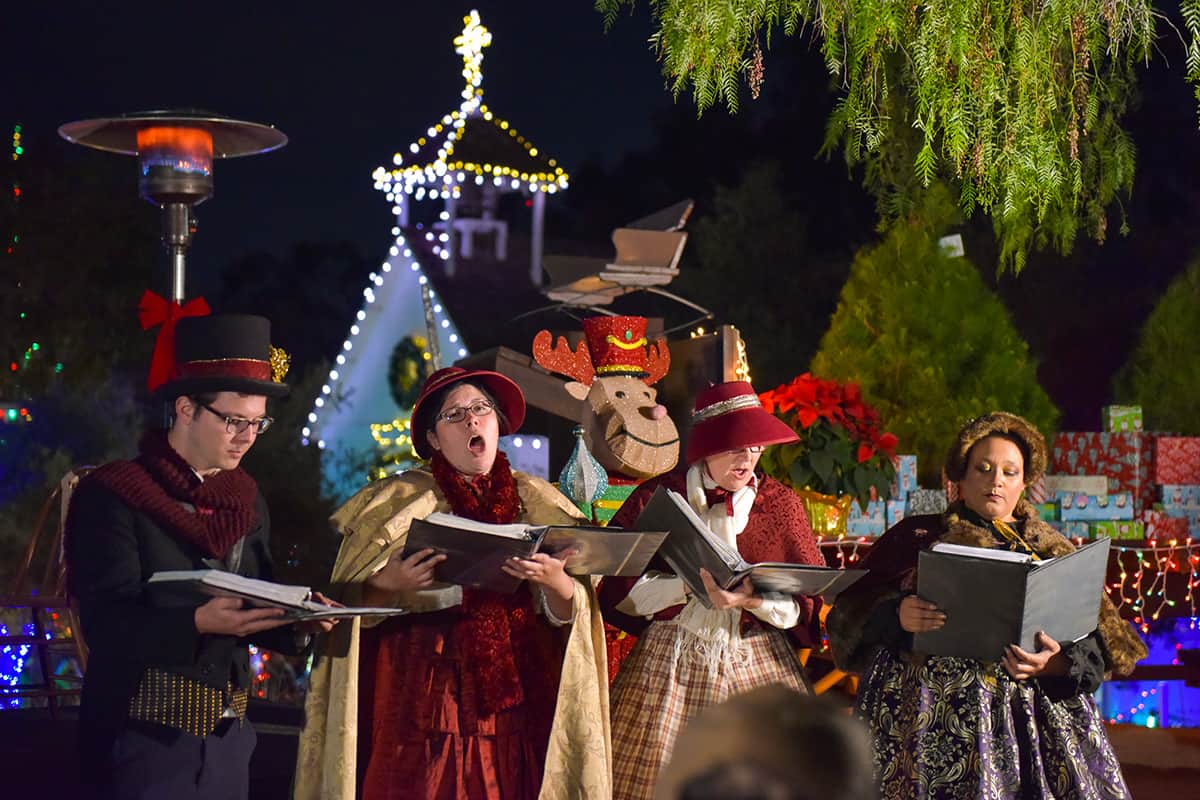 Heritage Hill Historical Park Candlelight Walk & Holiday Lights (2022 ...