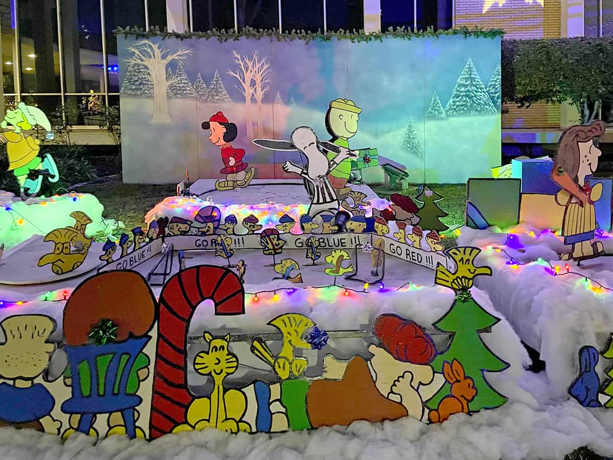 The Snoopy House Holiday Display at Costa Mesa City Hall (2023 ...