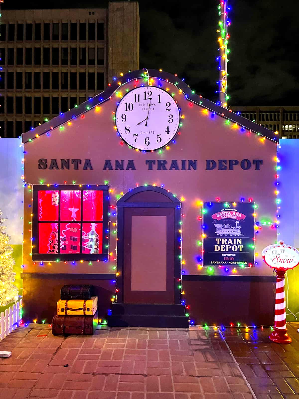 Santa Ana Winter Village & Tree Lighting - Popsicle Blog