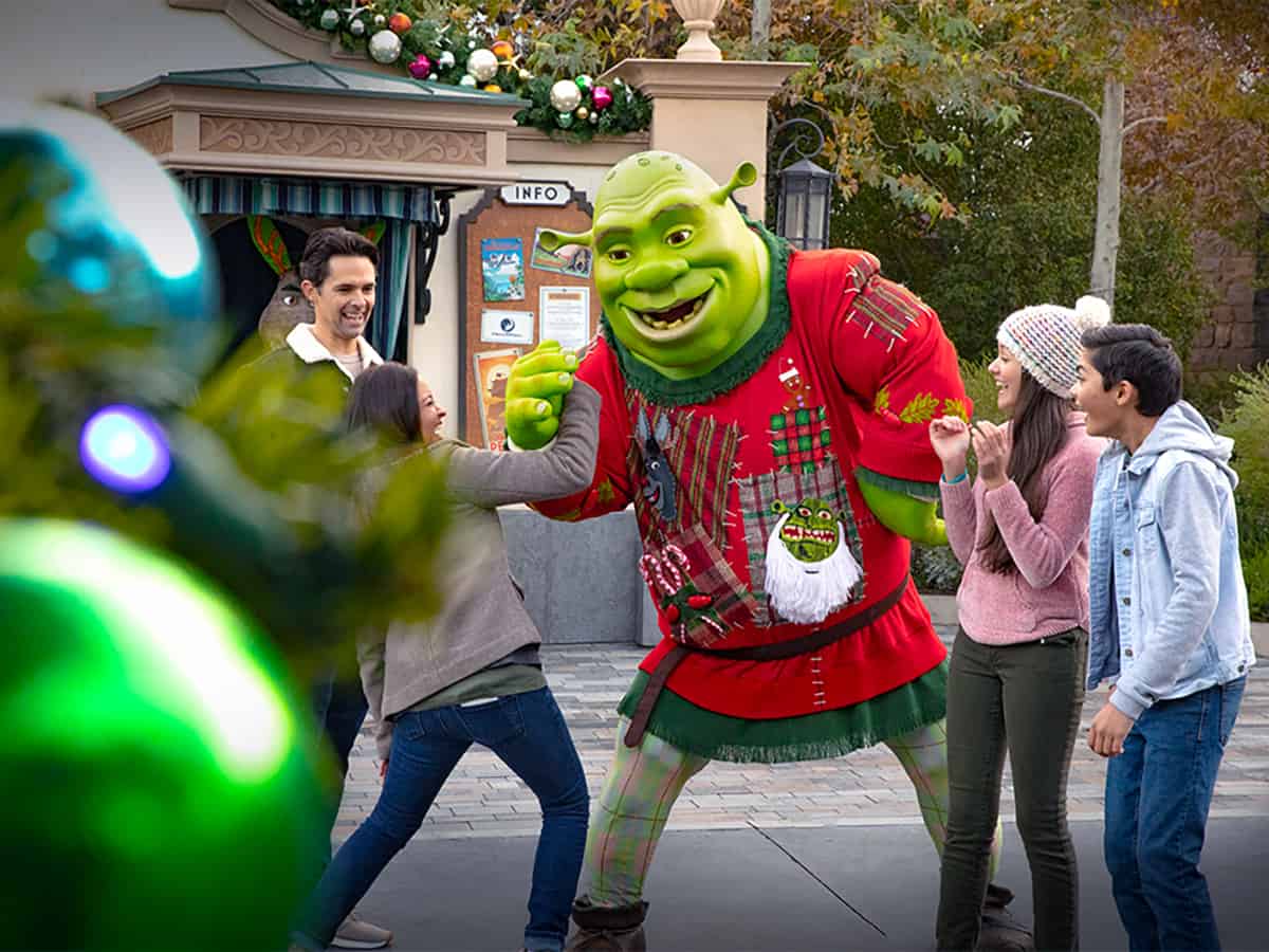 5 Things to Do at Universal Studios Hollywood This Christmas (2022 ...